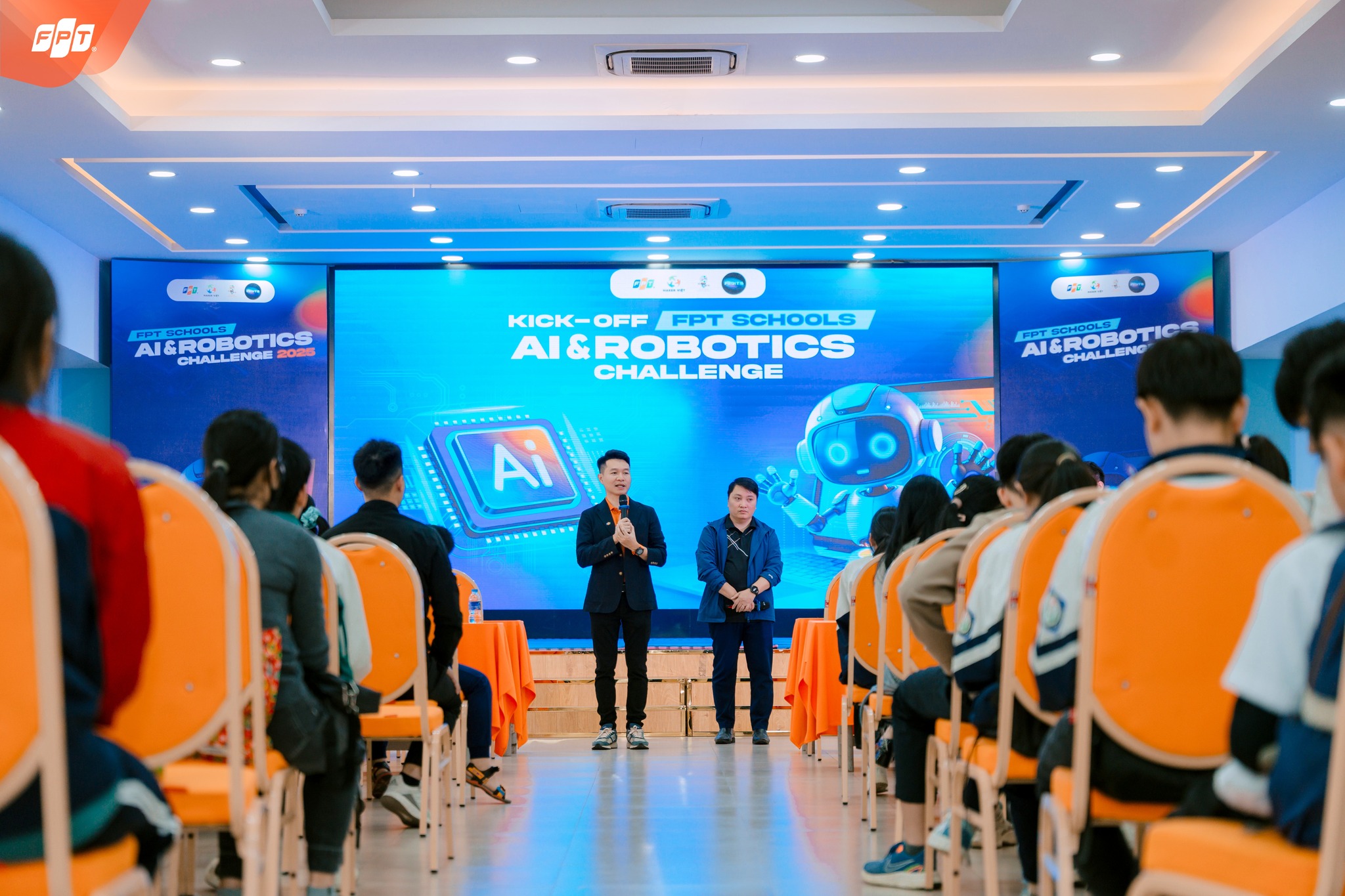 Khởi động FPT Schools AI & Robotics 2025 cho học sinh THCS
