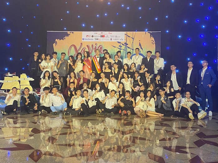 Prom THPT FPT: Chúng ta đều là những ngôi sao, toả sáng theo cách riêng ...