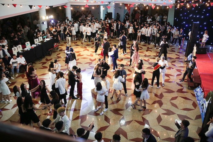 Prom THPT FPT: Chúng ta đều là những ngôi sao, toả sáng theo cách riêng ...