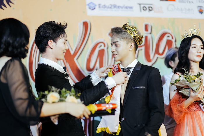 Prom THPT FPT: Chúng ta đều là những ngôi sao, toả sáng theo cách riêng ...